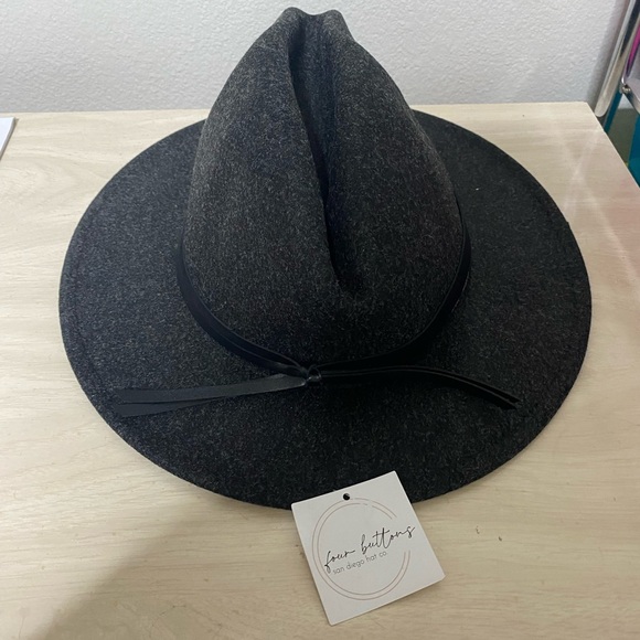 San Diego Hat Company | Accessories | New San Diego Hat Co Four Buttons ...